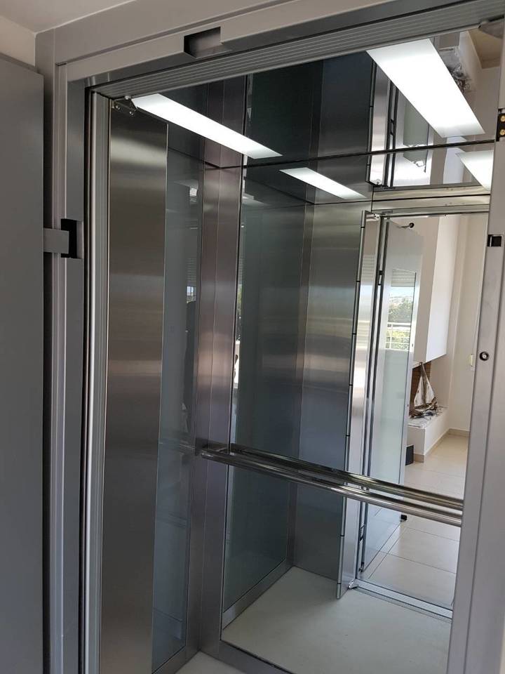 εγκατάσταση ανελκυστήρα στο Πόρτο Ράφτη 2 - εξωτερικός ανελκυστήρας